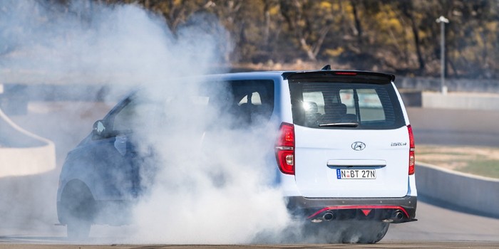 Get to Know the Hyundai iMax: Car Reviews, Specs & Prices | Driva