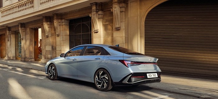 The Ultimate Guide to 2023 High-Tech Cars With The Best Tech Features ...