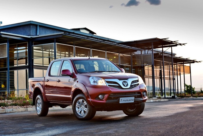 Explore the Foton Tunland: Reviews, Specs, and Safety Ratings | Driva
